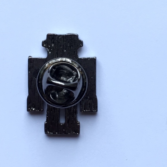 Hot Topic | Accessories | Robot Pin | Poshmark